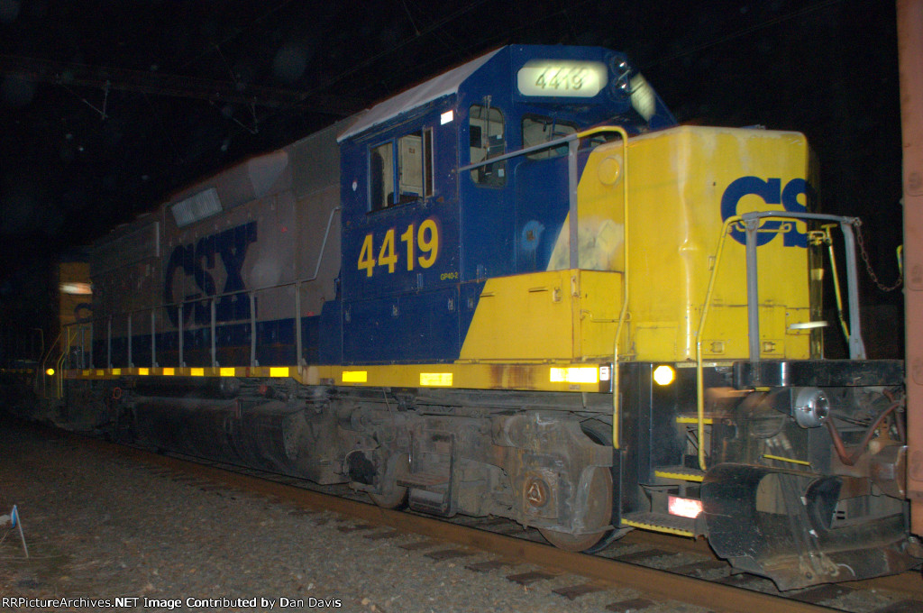 CSX GP40-2 4419 in sweet looking YN2 paint trails on C746-17
